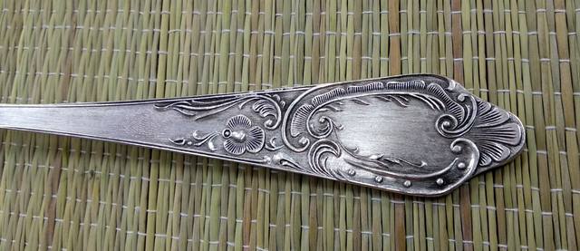 серебряные рюмочки, ложки мельх., трофейный немецкий чемодан (продажа)