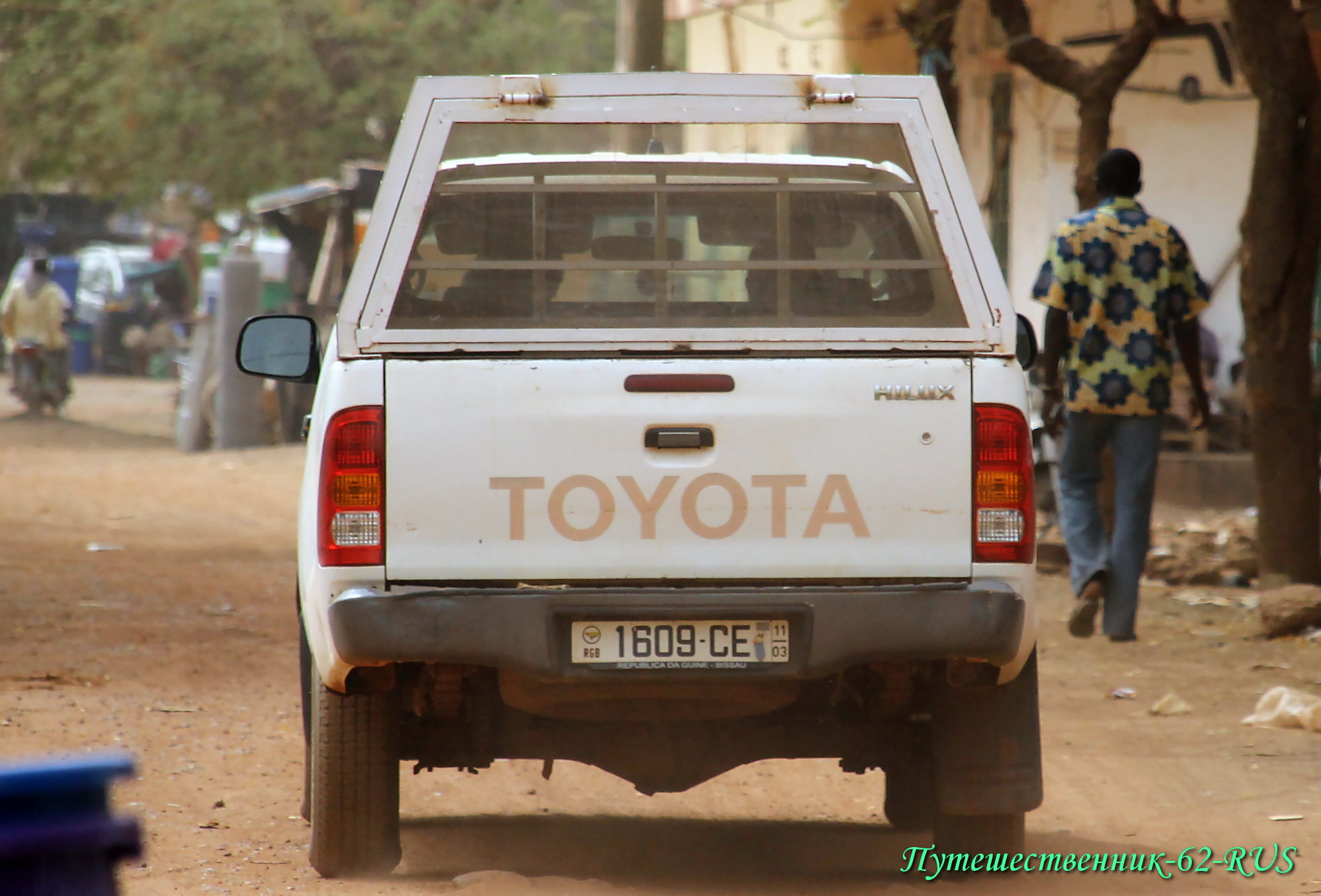 License plates of Guinea-Bissau / Matriculas ou placas da República de ...