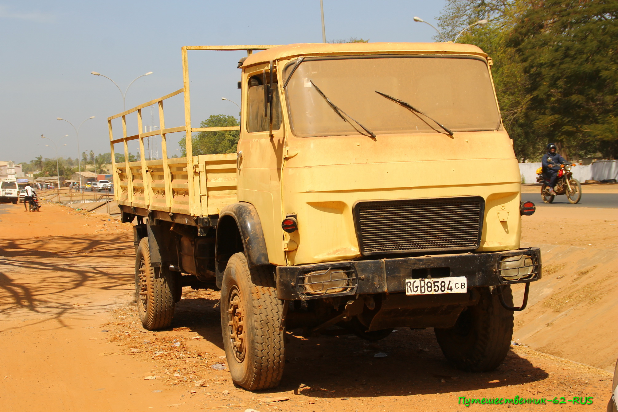 License plates of Guinea-Bissau / Matriculas ou placas da República de ...
