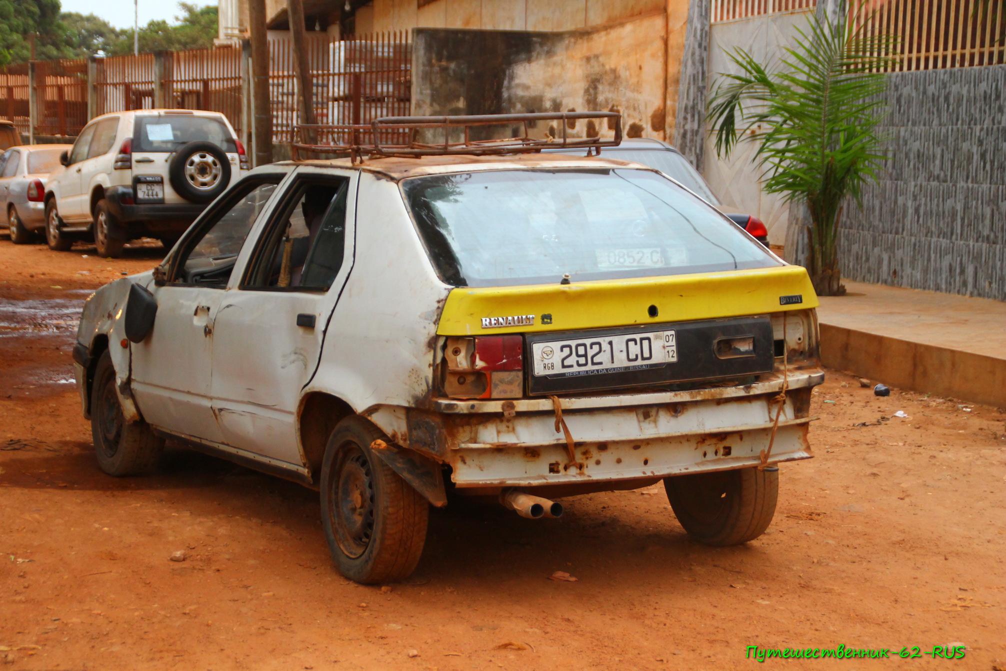 License plates of Guinea-Bissau / Matriculas ou placas da República de ...