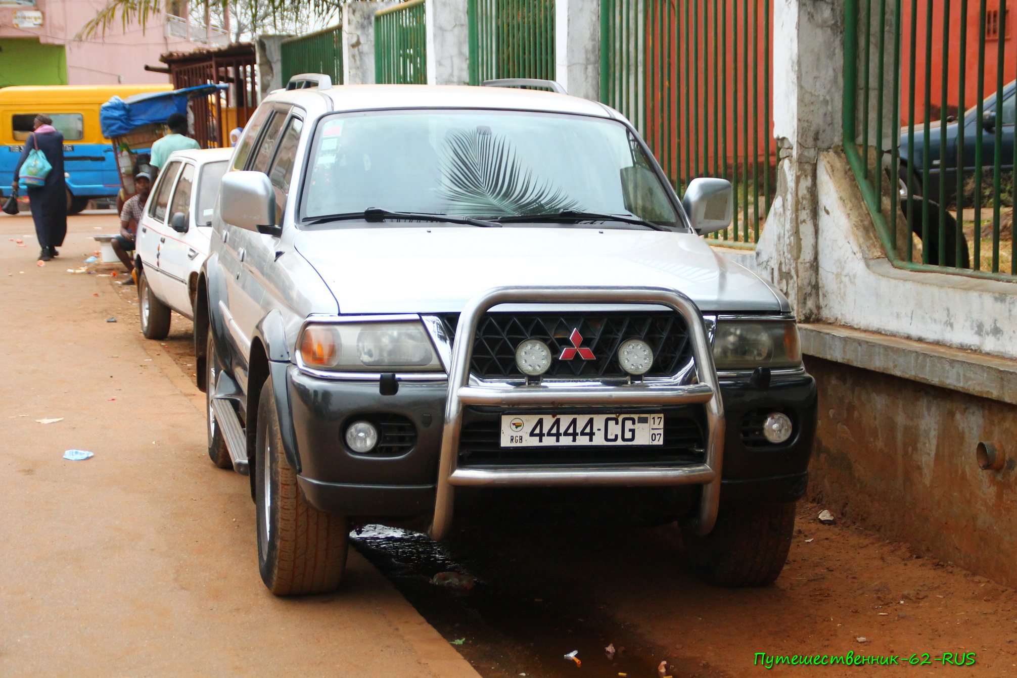 License plates of Guinea-Bissau / Matriculas ou placas da República de ...